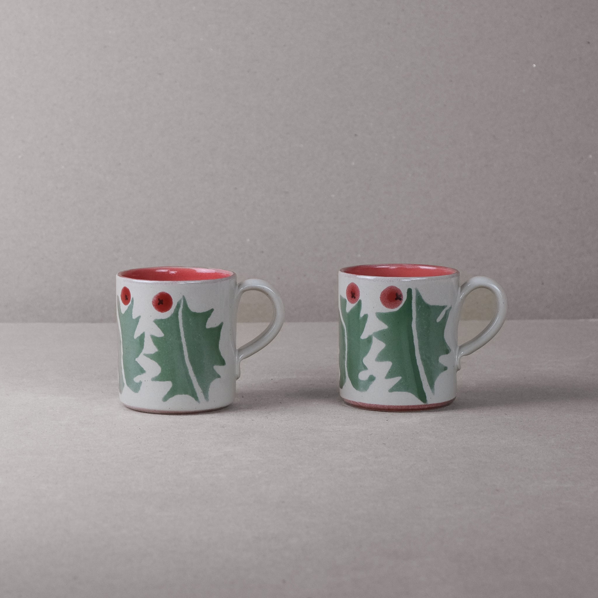 Pair of Holly Large Mugs – ANTA