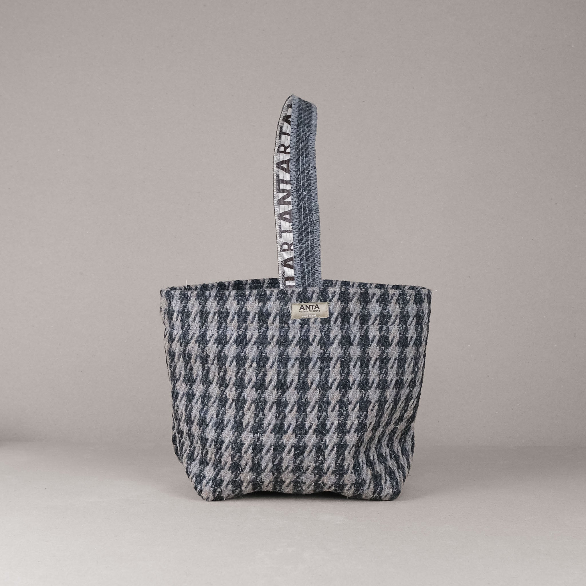Last Chance to Buy | Accessories, Carpet Bags & More - ANTA