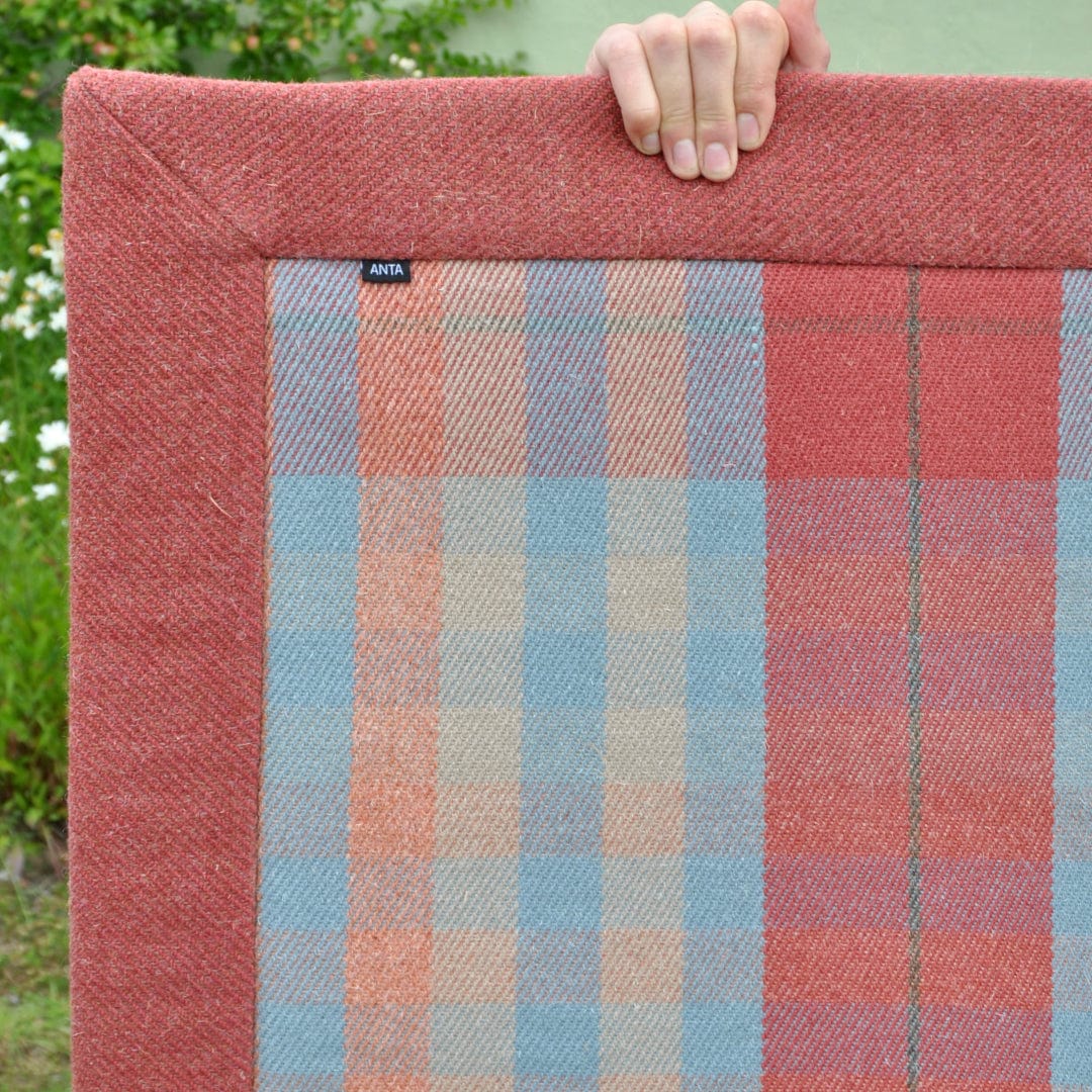 Sandy Gordon Small Rug – ANTA