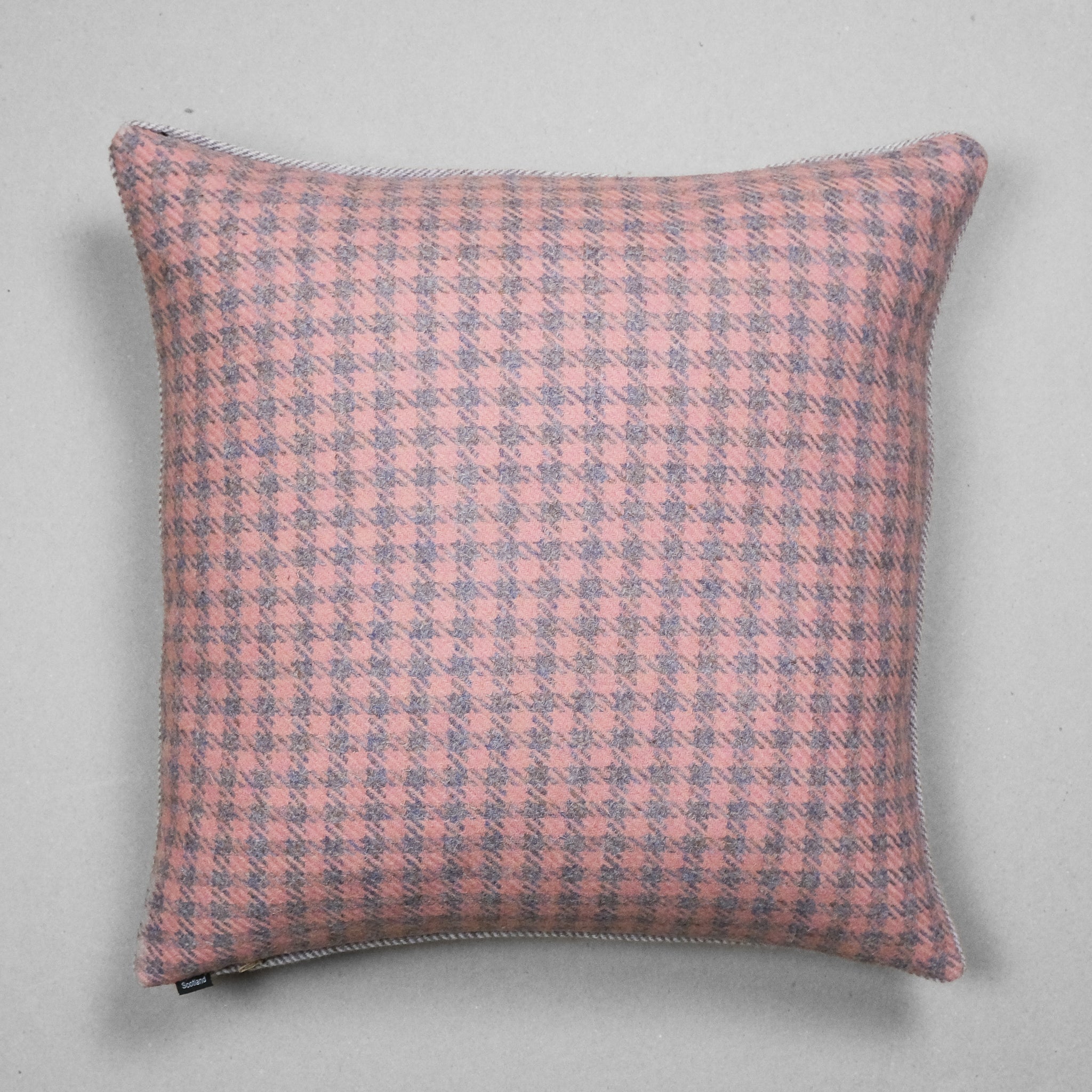 Poolewe Highland Tweed Zip Cushion – ANTA